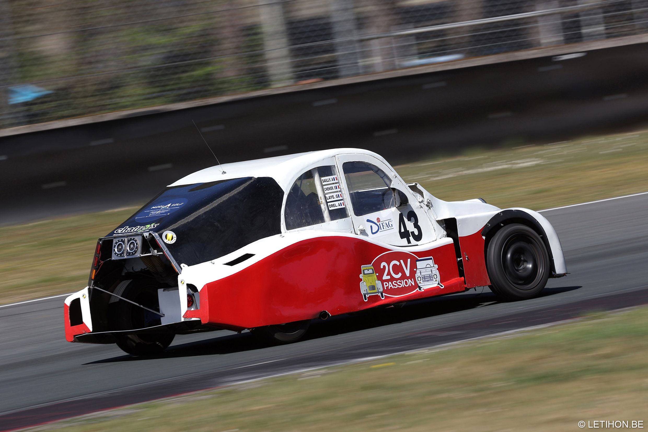 2CV Racing Cup : deux fois six heures de course dans la Nièvre