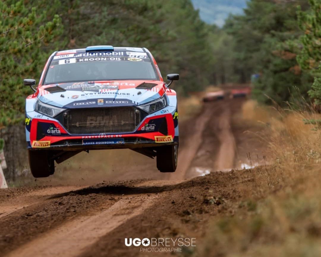 Charles Munster sur le podium final du Rallye Terre de Lozère