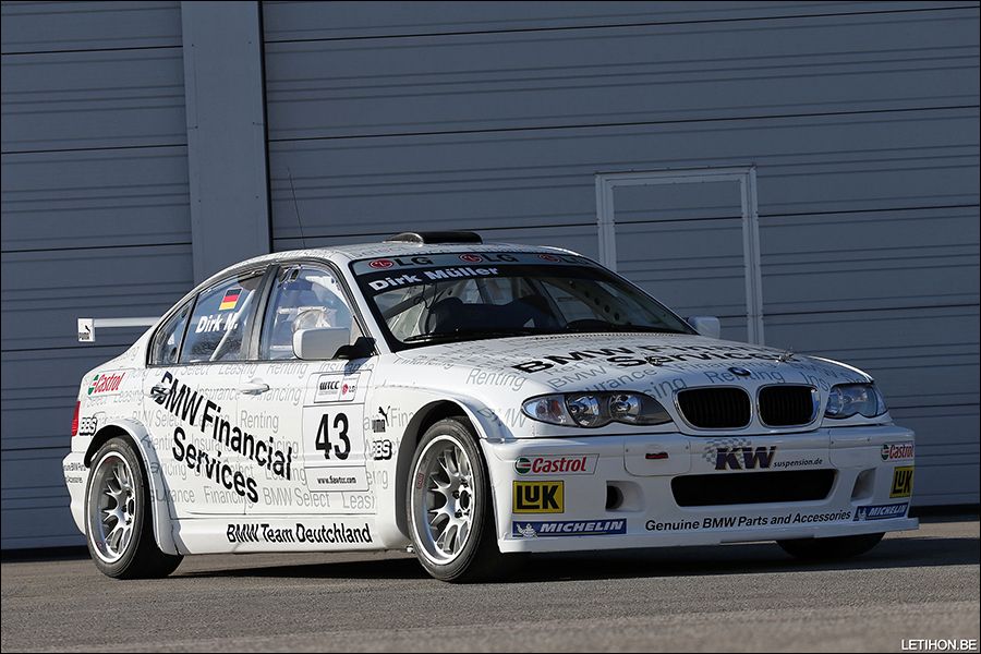Gros plan sur la BMW 320i E46 ETCC en guise d'hommage à Schnitzer