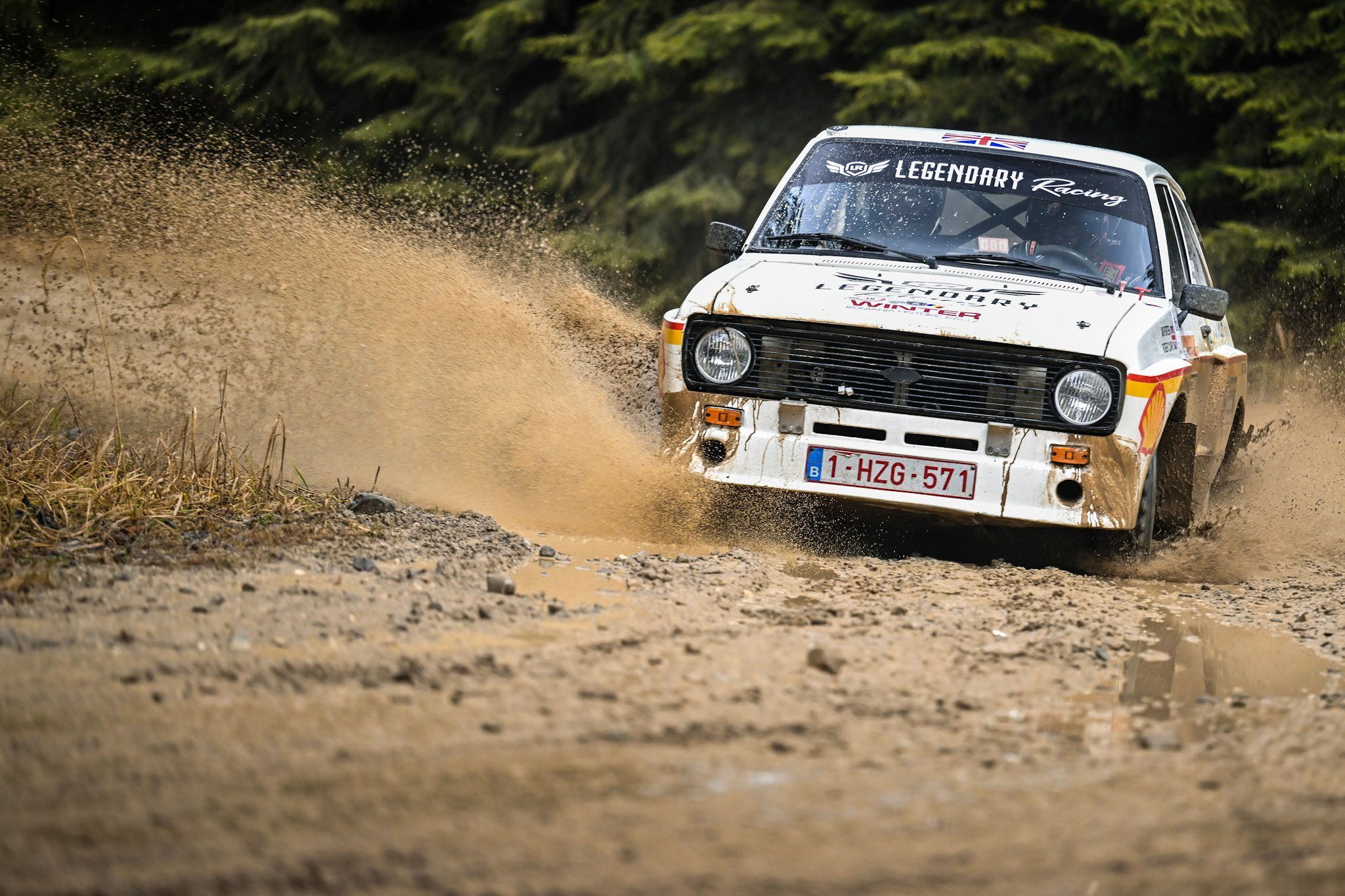 Historic Winter Romania : Legendary Racing se distingue dans la boue